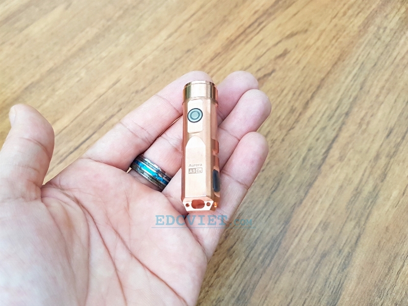 Đèn pin RovyVon A9 copper