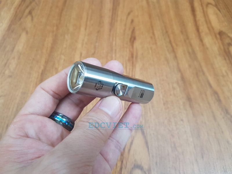 Đèn pin RovyVon Aurora A24